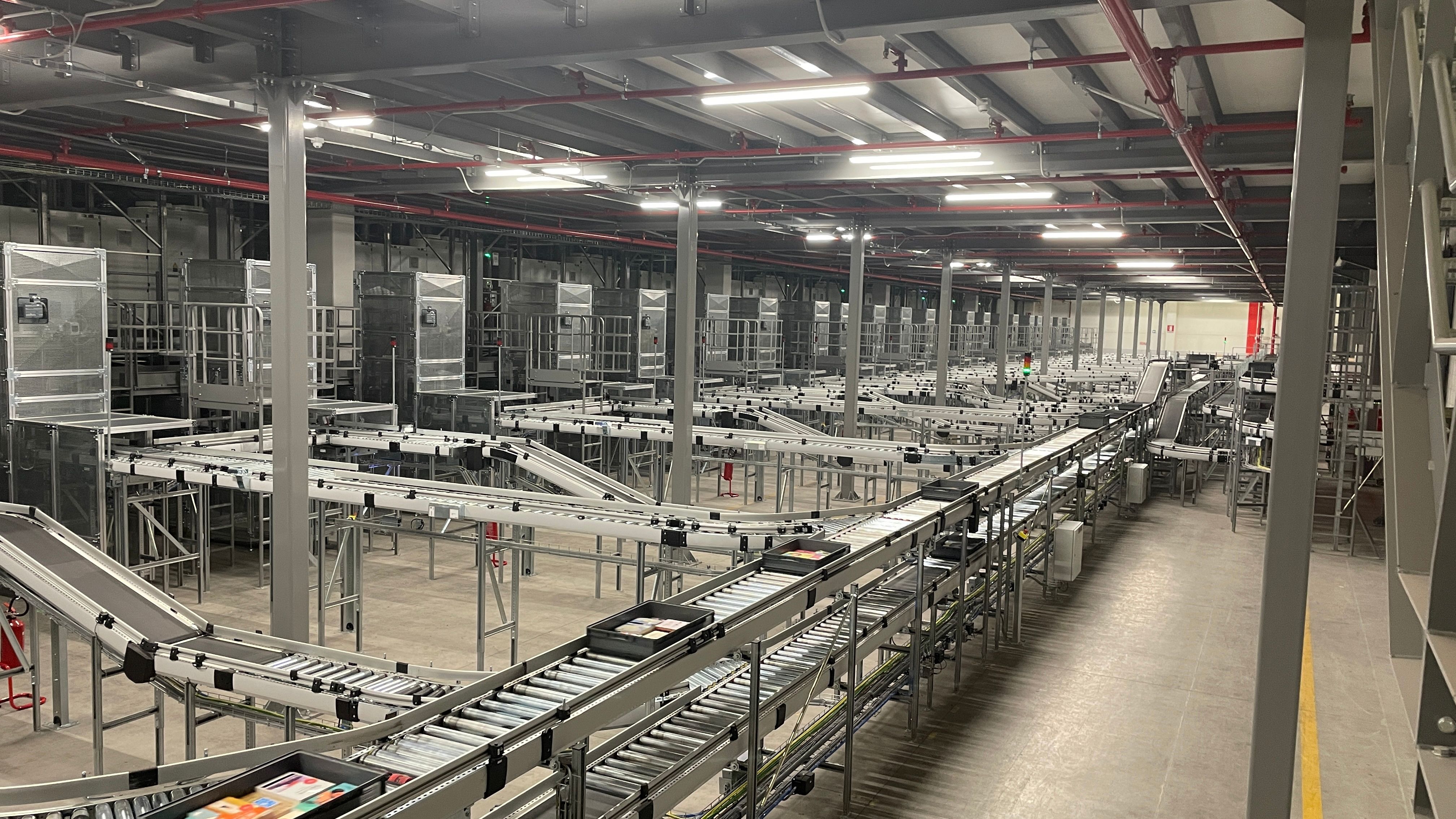 Italian book wholesaler turns to automation with TGW Logistics
