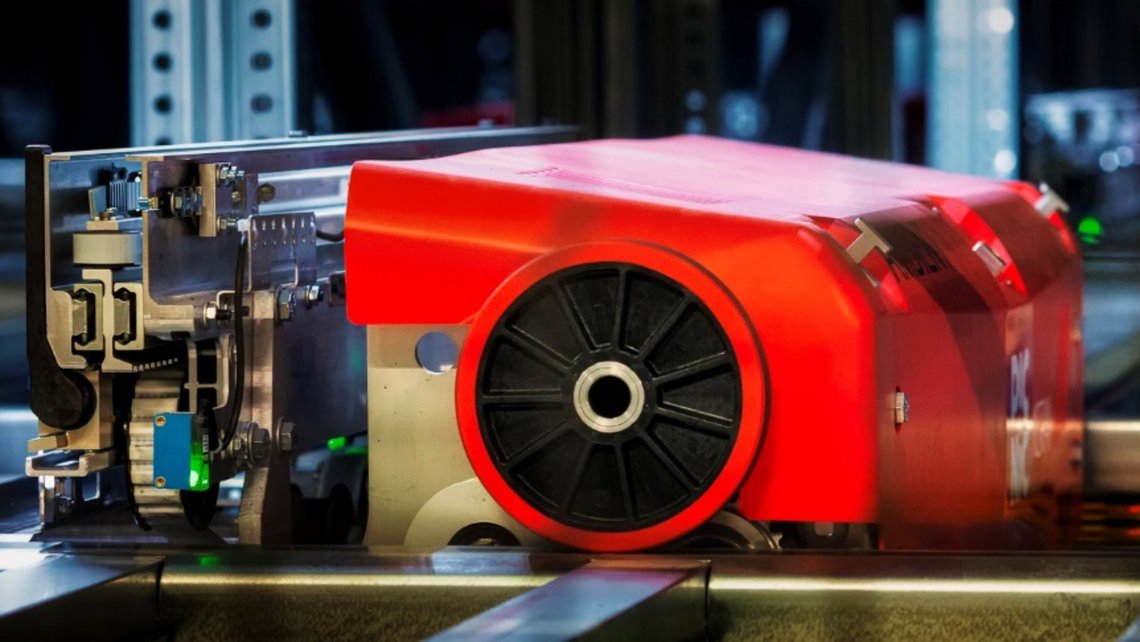 Stingray Shuttle System | 1,500 Load Carriers Per Hour | TGW Logistics